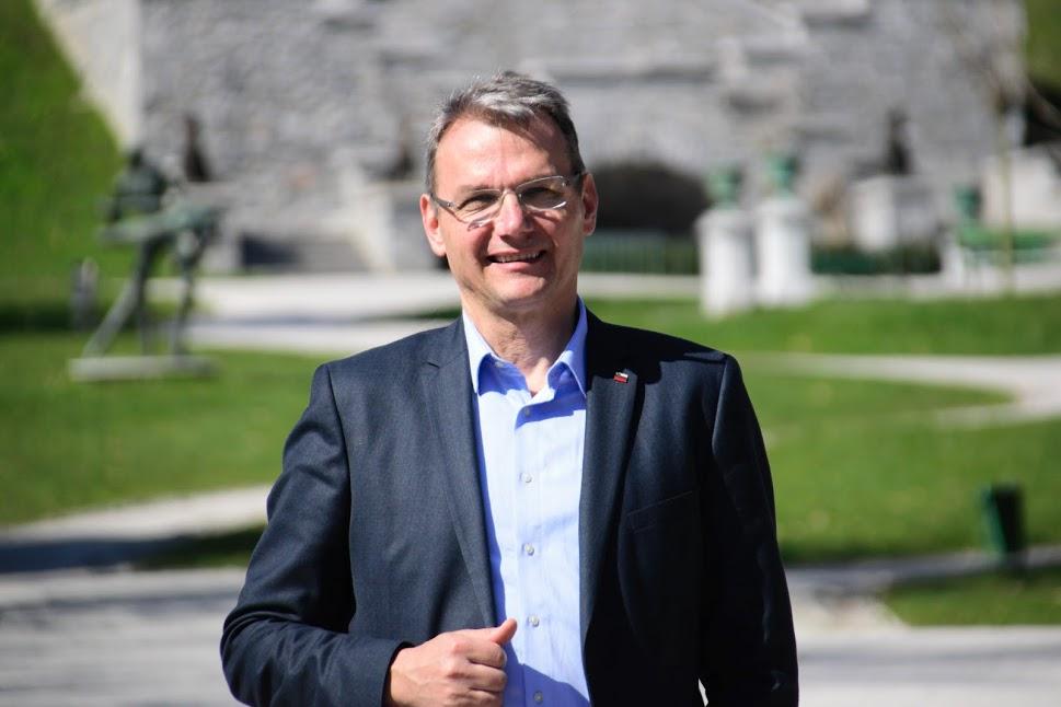 Marjan Podobnik: Res je, klical sem Janšo, Tonina, Počivalška in še ...