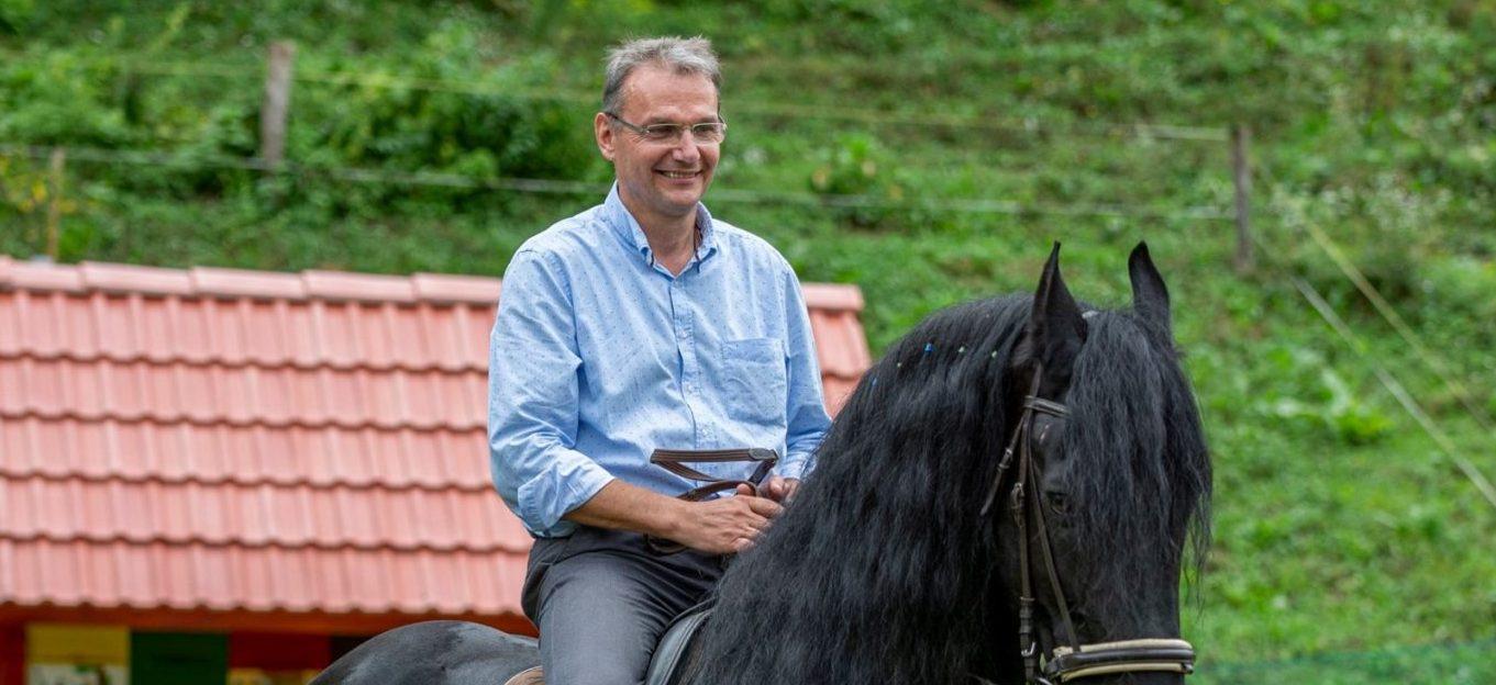 Intervju Marjan Podobnik: "Šarčeva vlada je bila manj pripravljena za ...